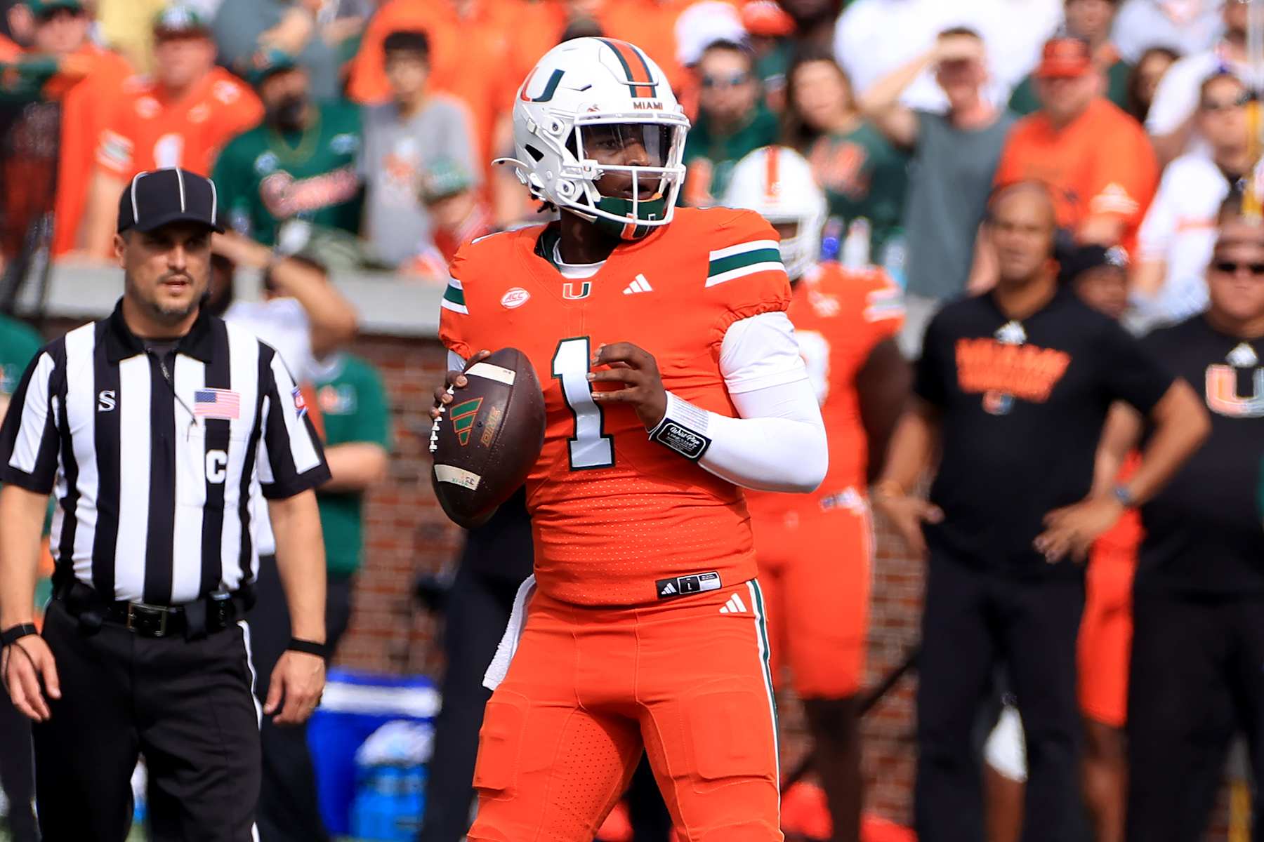 Video: Cam Ward Gifts Miami OL Custom Diamond Chains; QB Has $2.1M NIL ...