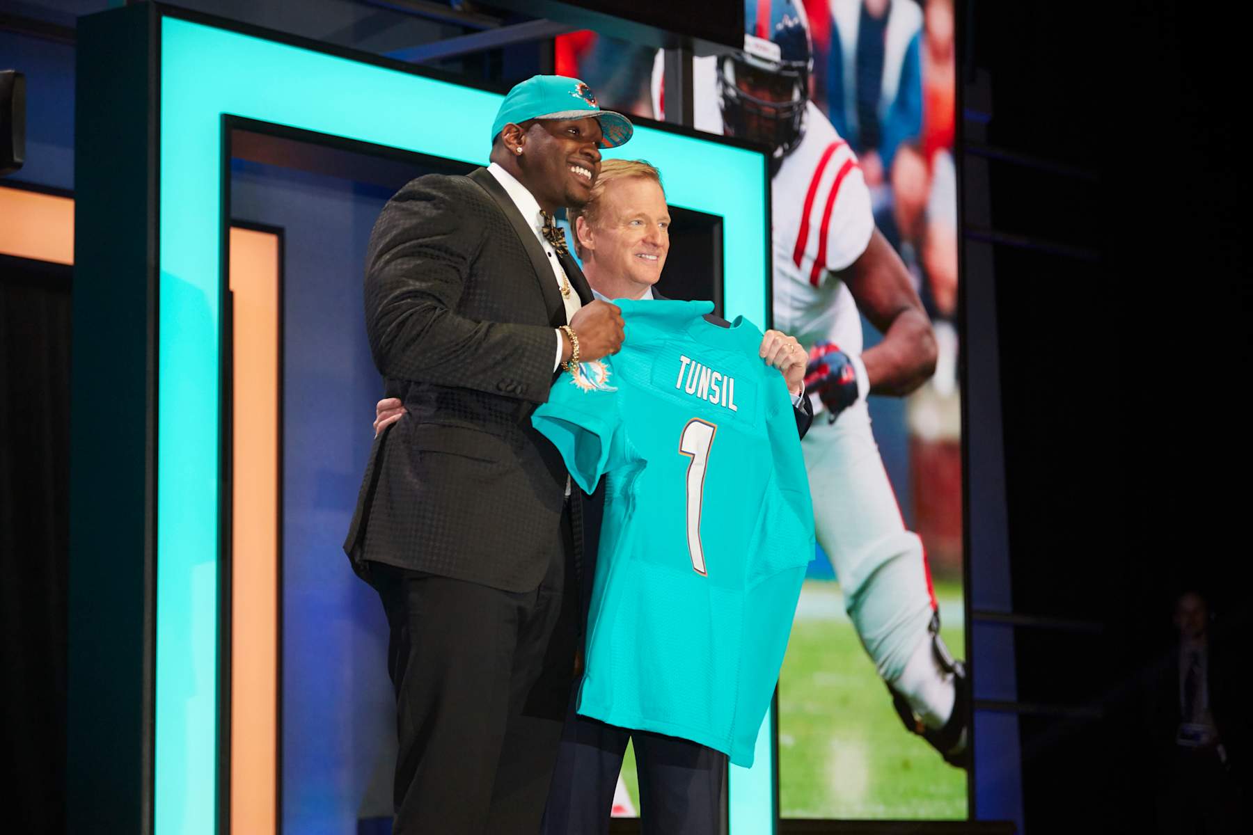 Texans' Laremy Tunsil Opens Up About 2016 NFL Draft Slide for Viral Gas ...