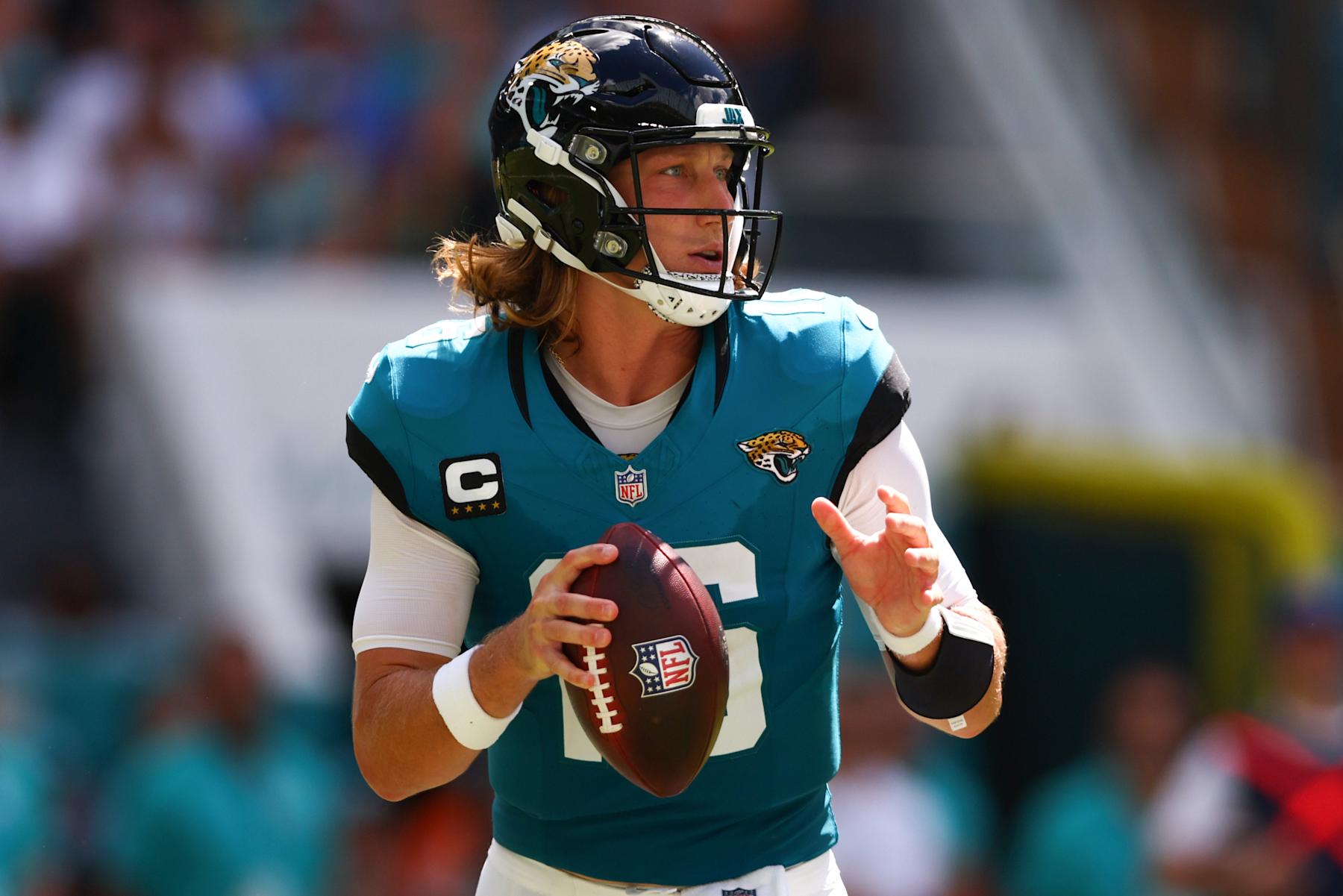 Jaguars to Rename Stadium After Trevor Lawrence for Browns Game as Part ...