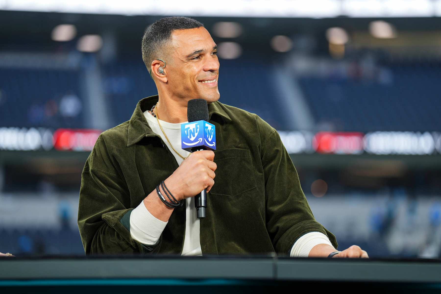 Tony Gonzalez Says He'll Help Travis Kelce Pay Fine for Celebration ...