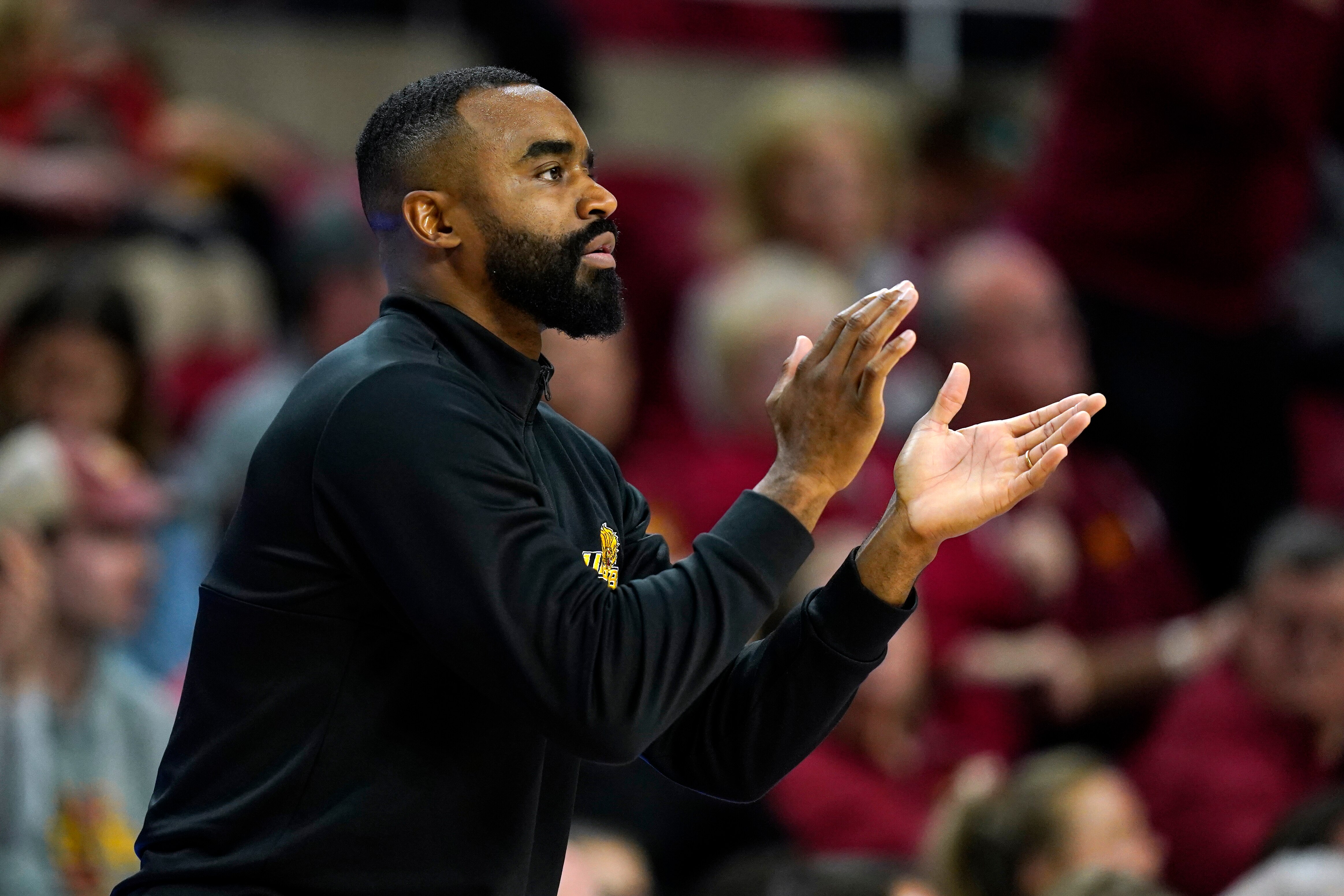 Video: Arkansas-Pine Bluff HC Solomon Bozeman Makes Team Run Sprints ...