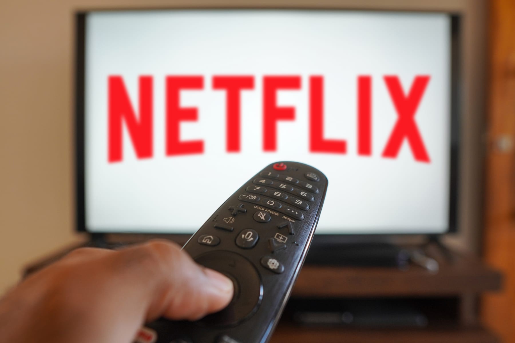 NFL, Netflix Announce 3-Year Contract to Stream Christmas, Holiday ...