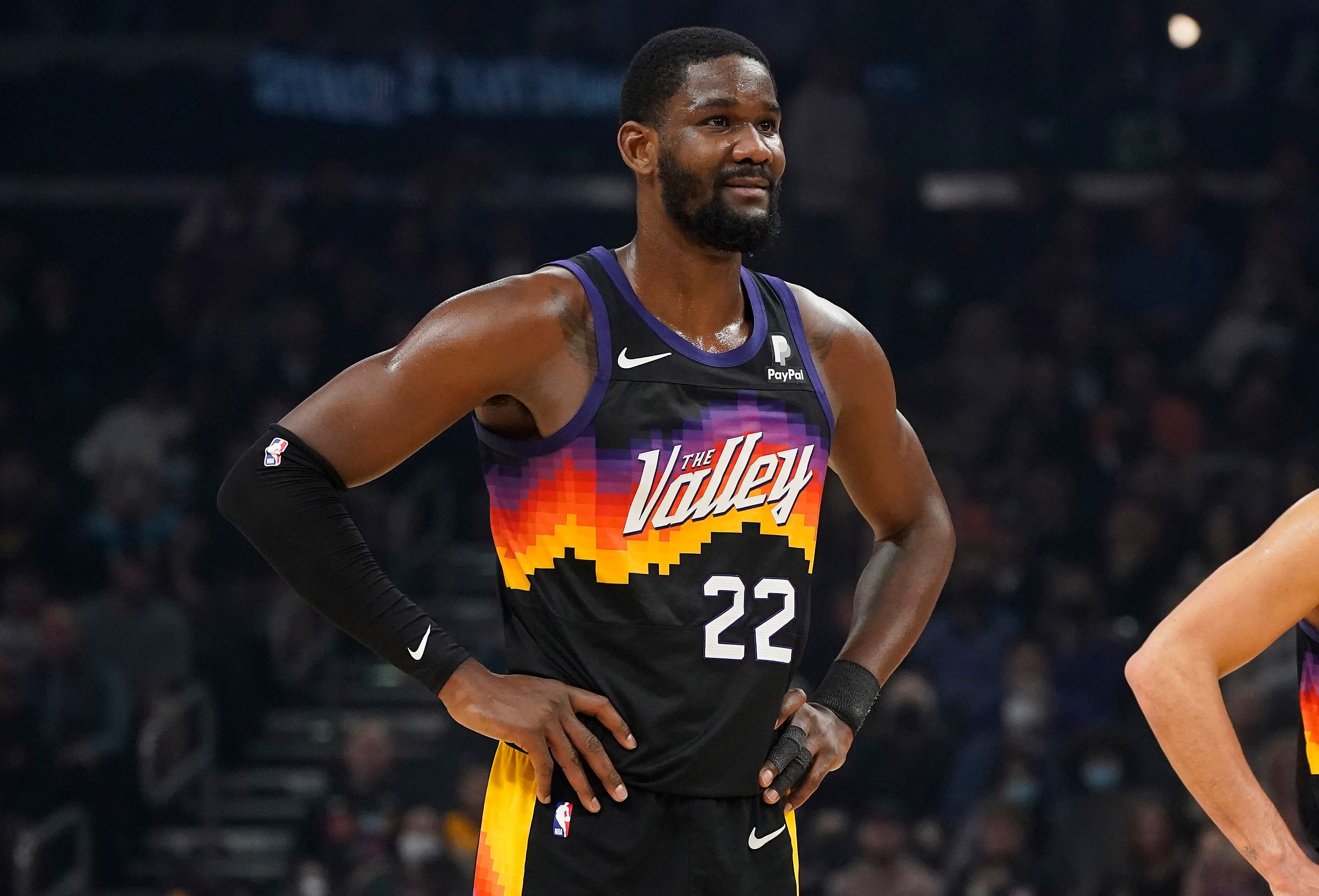 Suns' Deandre Ayton Out at Least 1 Week Because of Ankle Injury