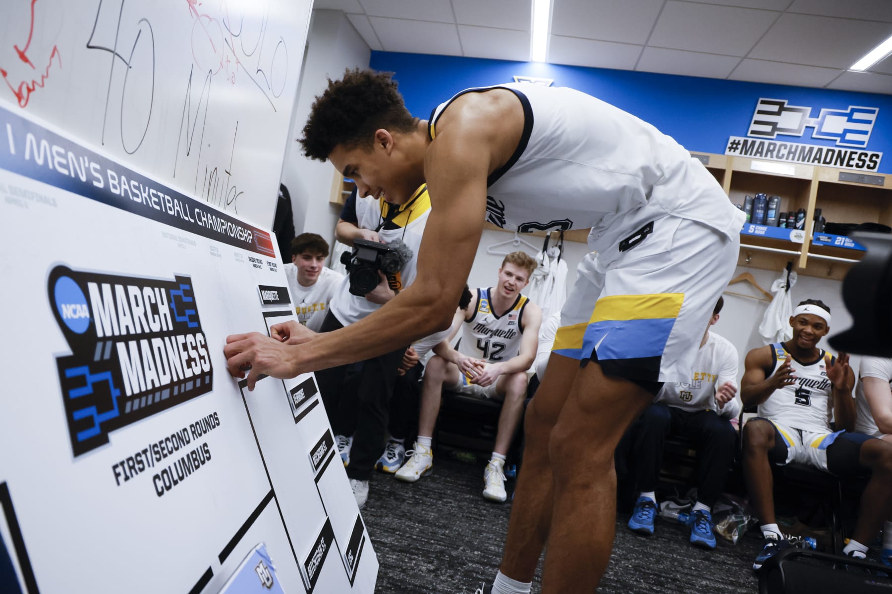 Men's NCAA Tournament 2023: Friday's 1st-Round Winners and Losers