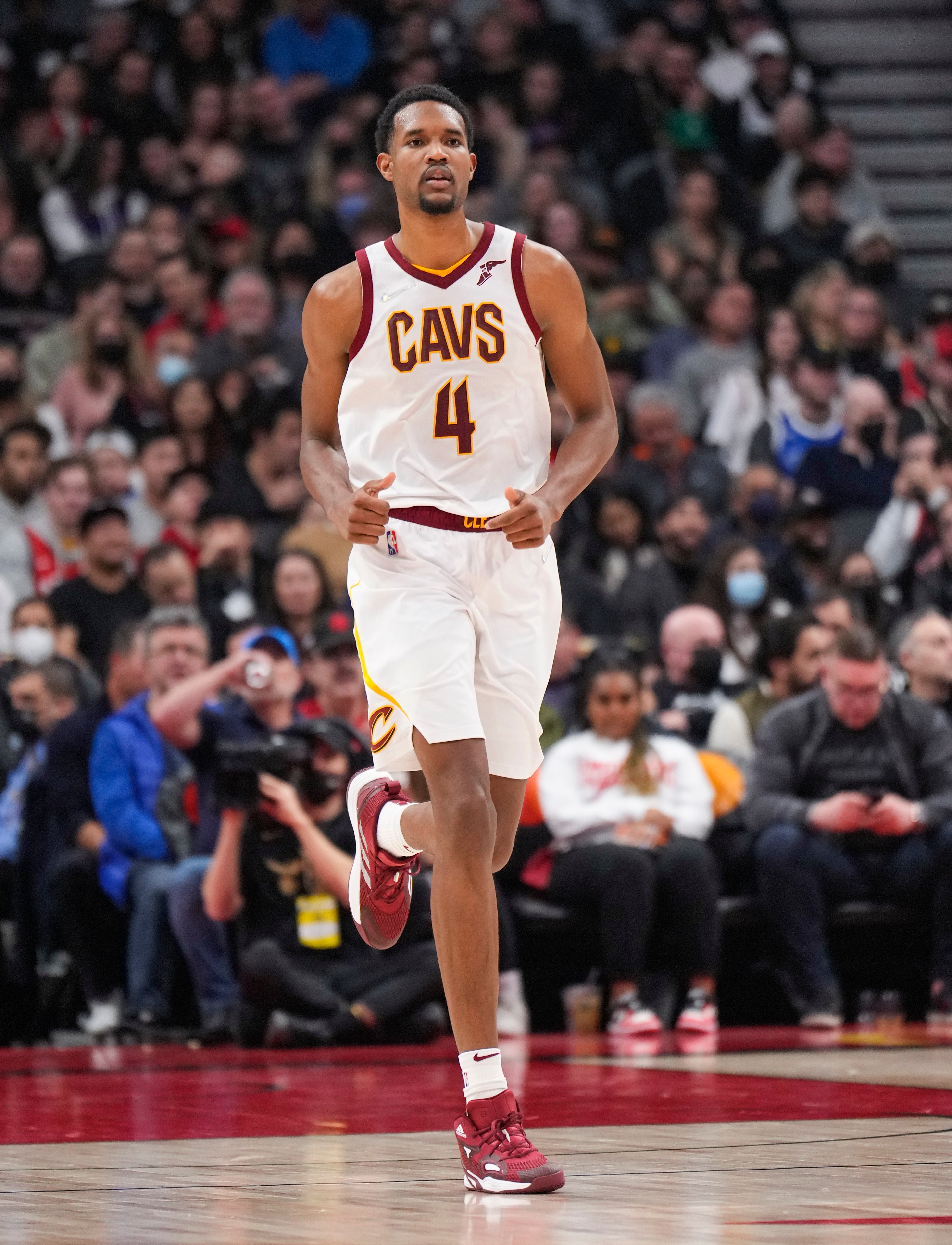 Cavaliers' Evan Mobley Out 1-2 Weeks With Ankle Injury Diagnosed as Sprain