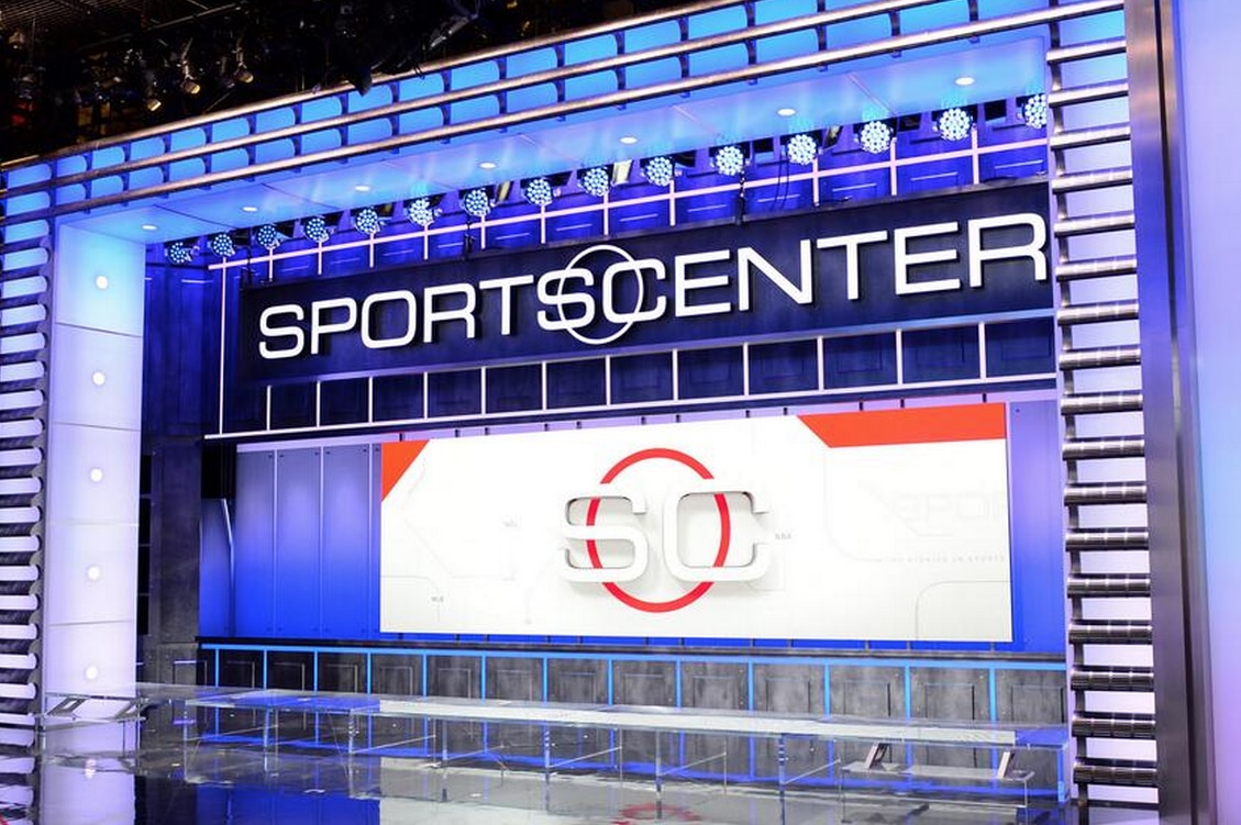ESPN Debuts New, Ridiculously Futuristic 'SportsCenter' Set | News ...