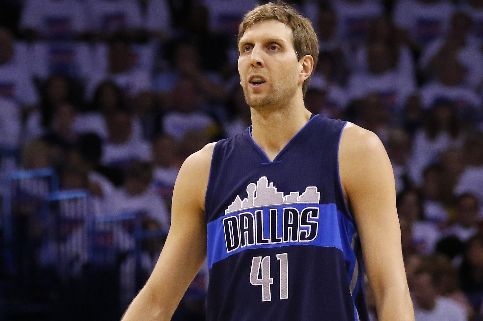 Dirk Nowitzki Reportedly Agrees to Re-Sign with Mavericks on 2-Year ...